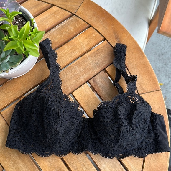 Triumph | Intimates & Sleepwear | Triumph Black Bra With Lace 34b ...